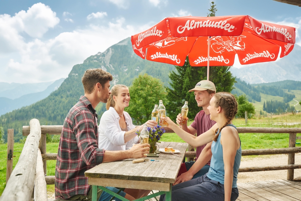 Almauftrieb TV Spot | Almdudler